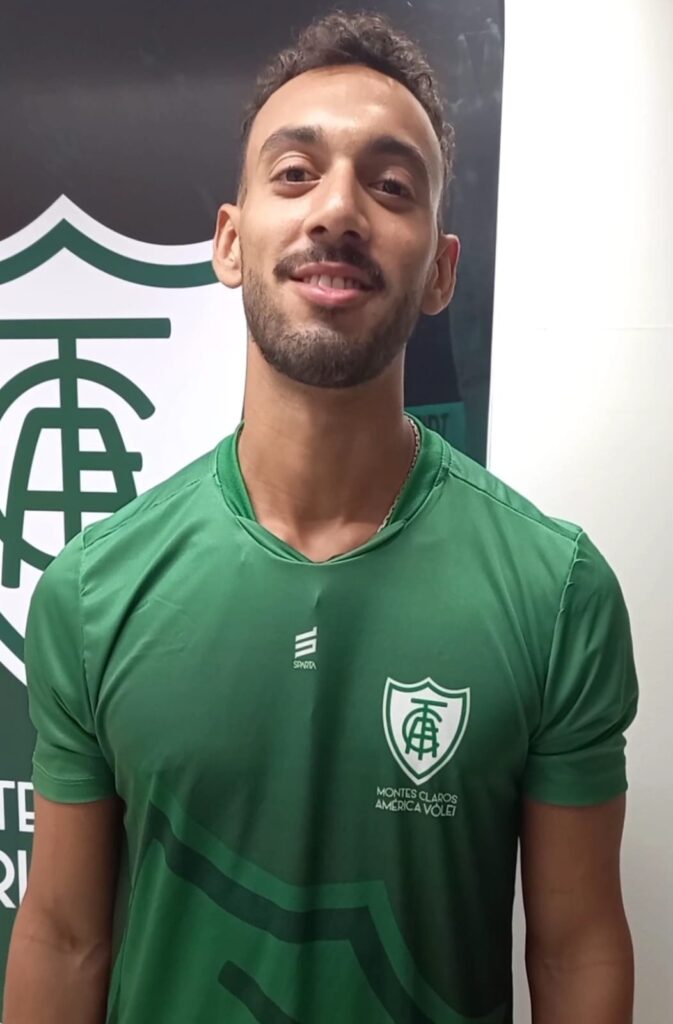 Elenco do Montes Claros América Vôlei se apresenta para iniciar a ...